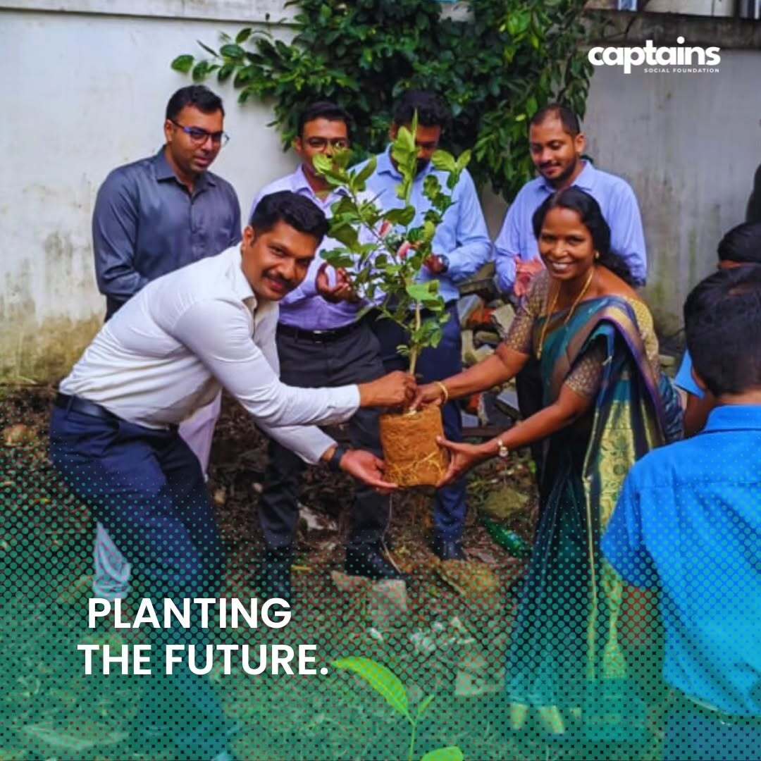 10 employees of Axis Mutual Fund planted 55 trees to create a greener ...
